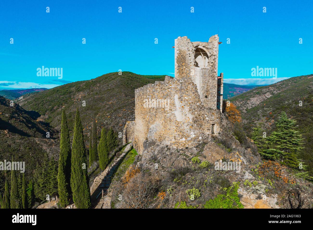 Castles in the pyrenees hi-res stock photography and images - Alamy