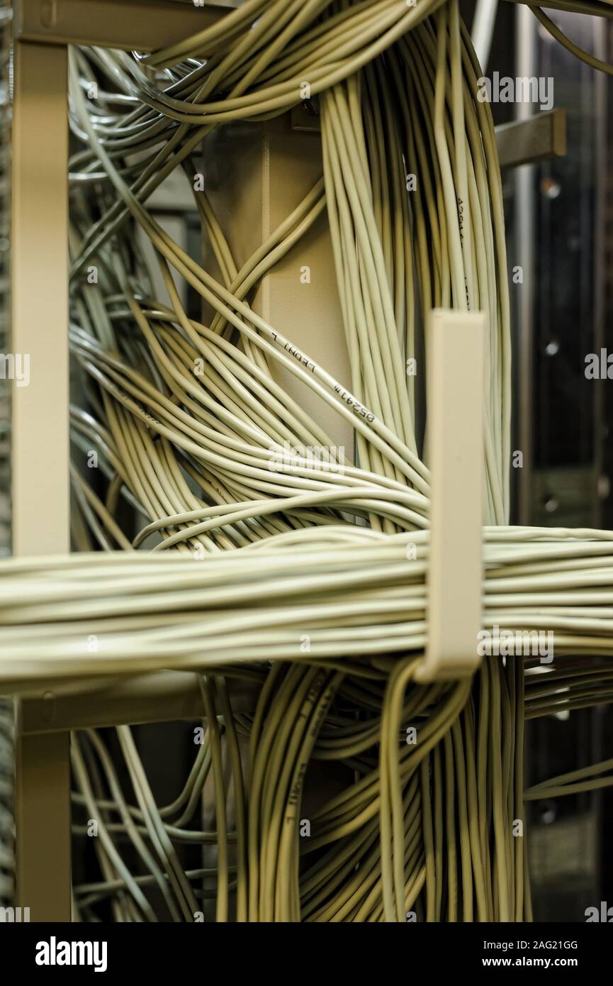 crossed wire equipment Stock Photo - Alamy