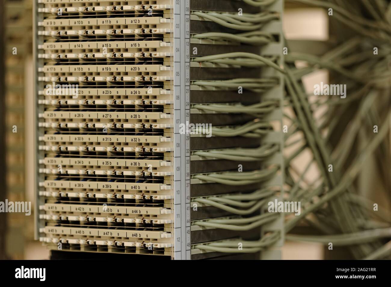 Parallel connection hi-res stock photography and images - Alamy