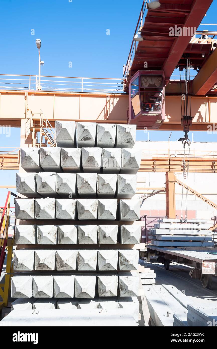 Crane operator works at finished good warehouse Stock Photo - Alamy Crane operator works at finished good warehouse Stock Photo - Alamy