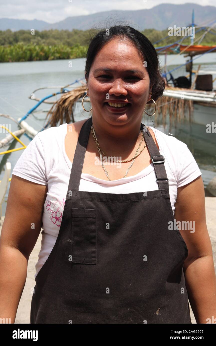 Filipino women working as fish buyers and intermediaries: an integral ...