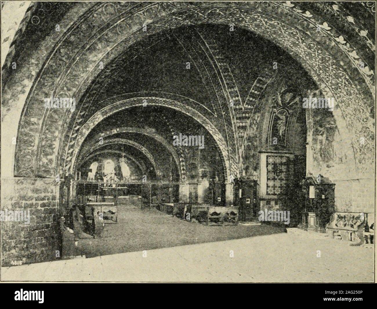 Cusped arches hi-res stock photography and images - Alamy