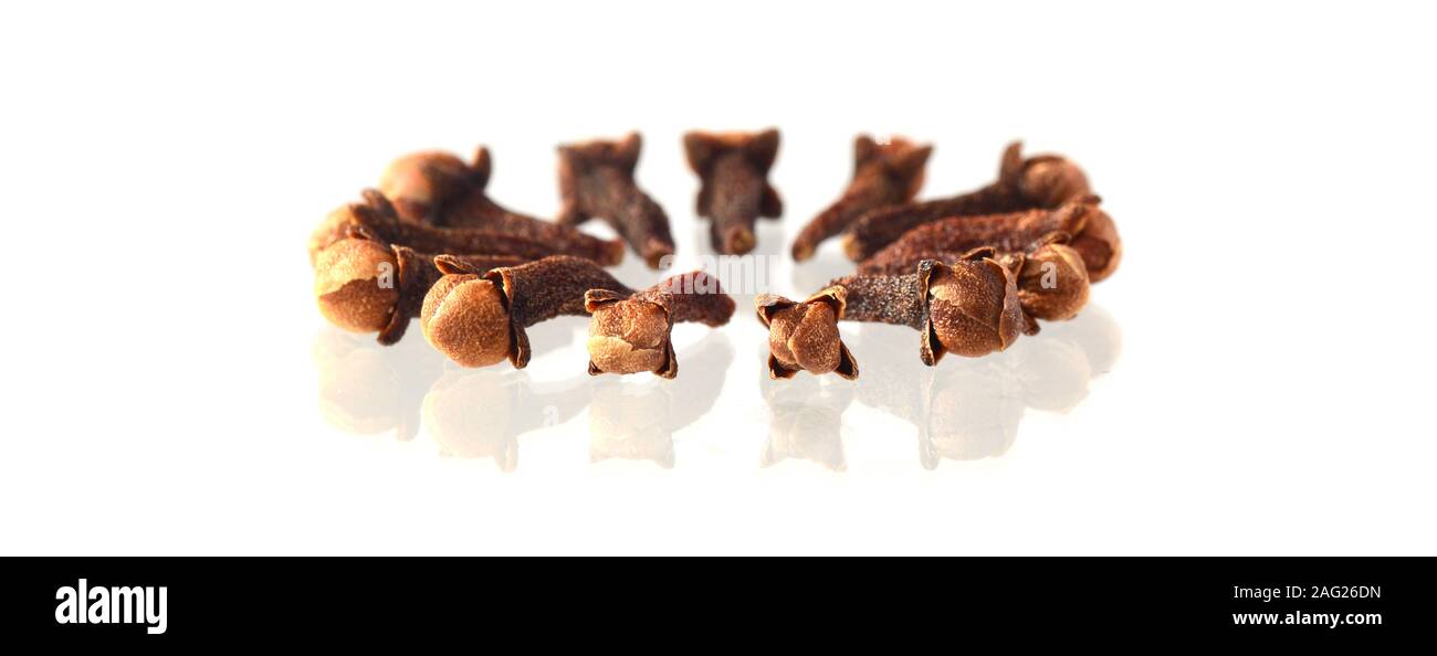 Cloves isolated on white background Stock Photo - Alamy