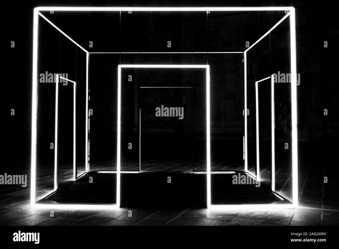 Illuminated glass installation hi-res stock photography and images - Alamy