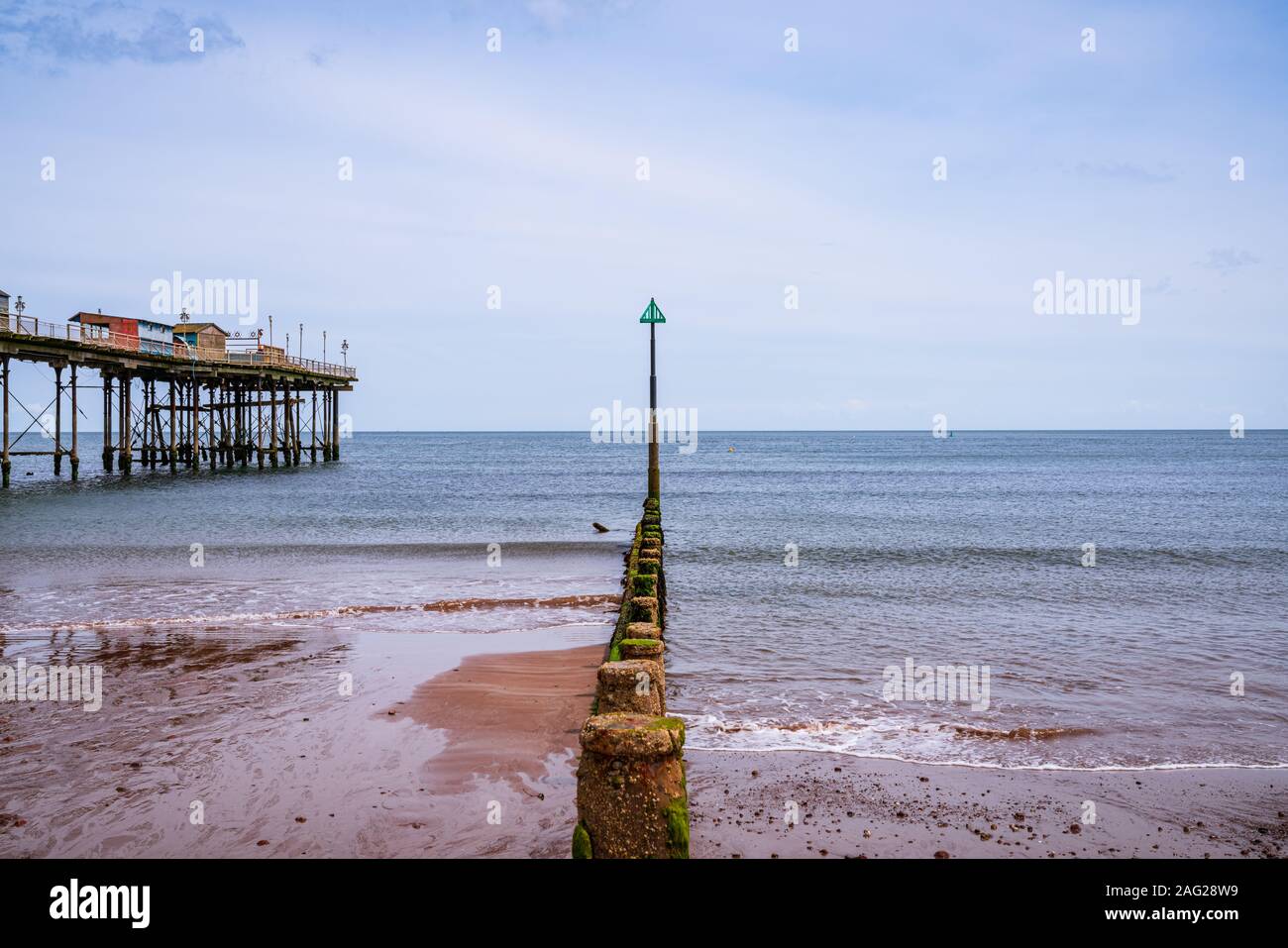Teignmouth grand pier hi-res stock photography and images - Alamy