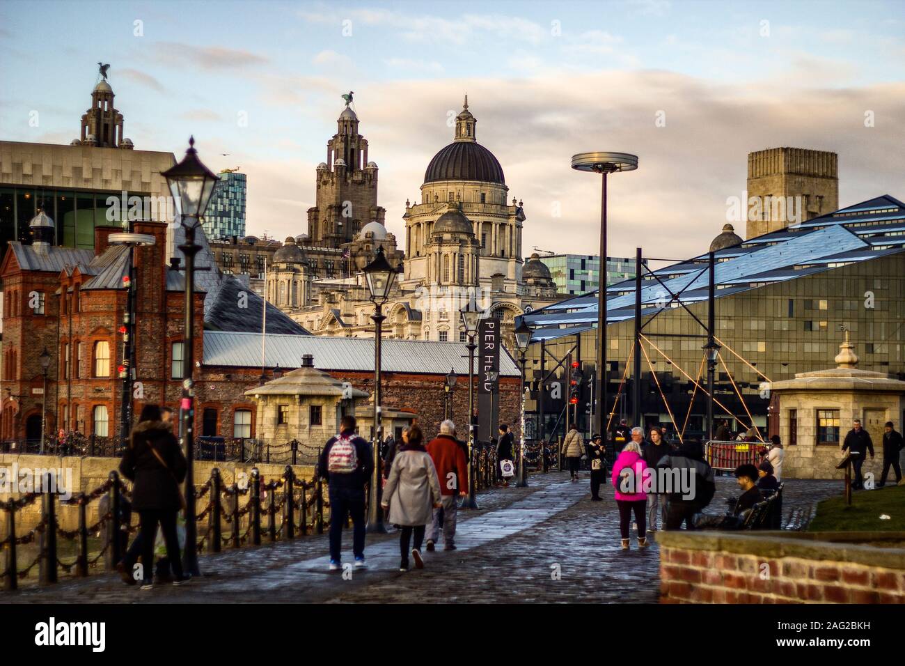 Liverpool landmarks hi-res stock photography and images - Alamy