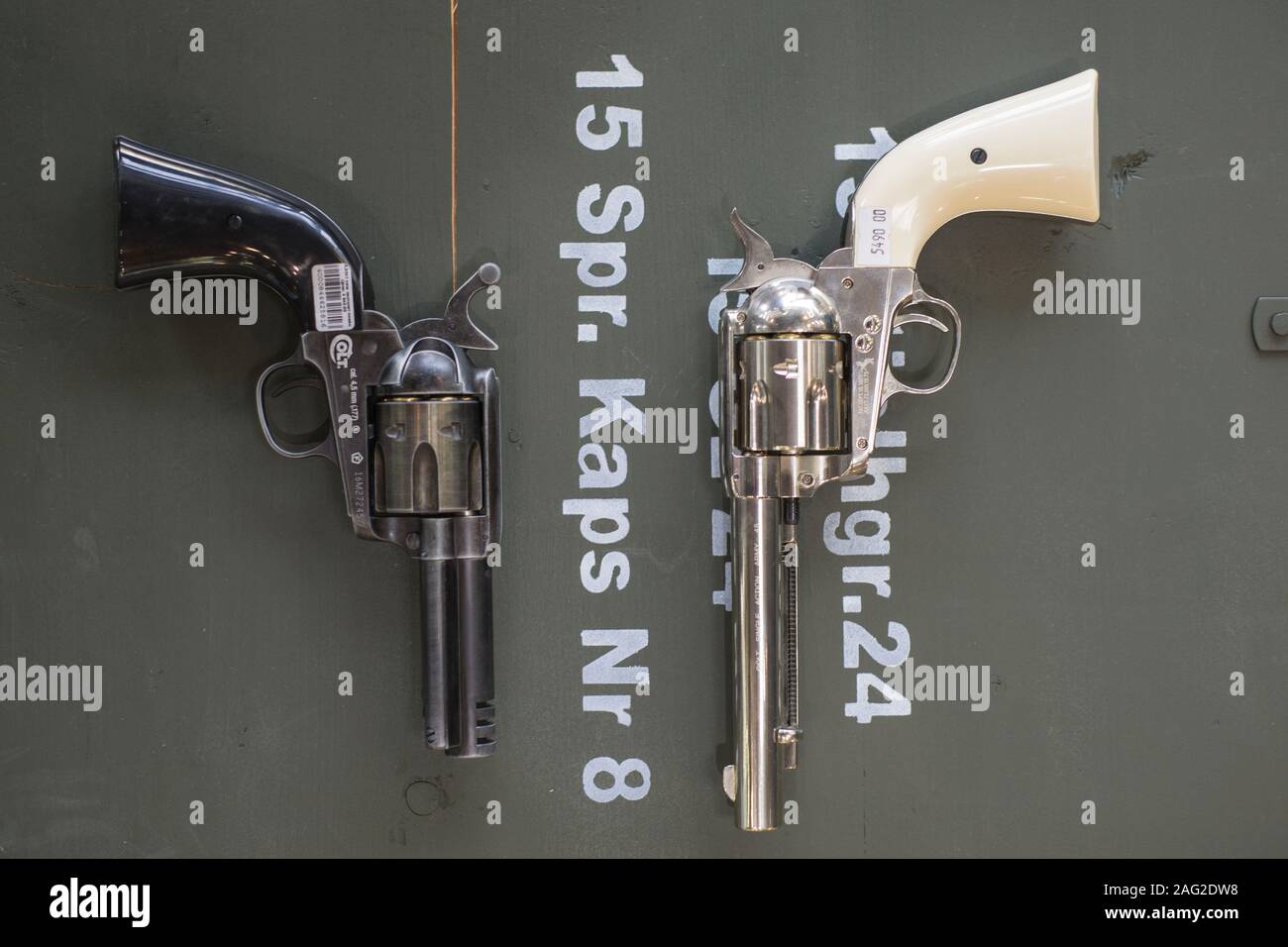 Revolvers weapons hi-res stock photography and images - Alamy