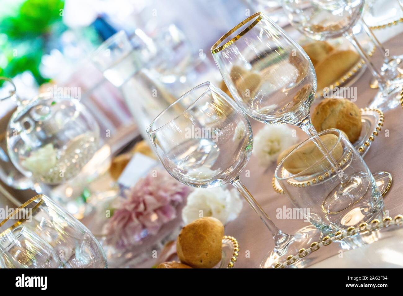Beautiful table of an elegant event set Stock Photo - Alamy