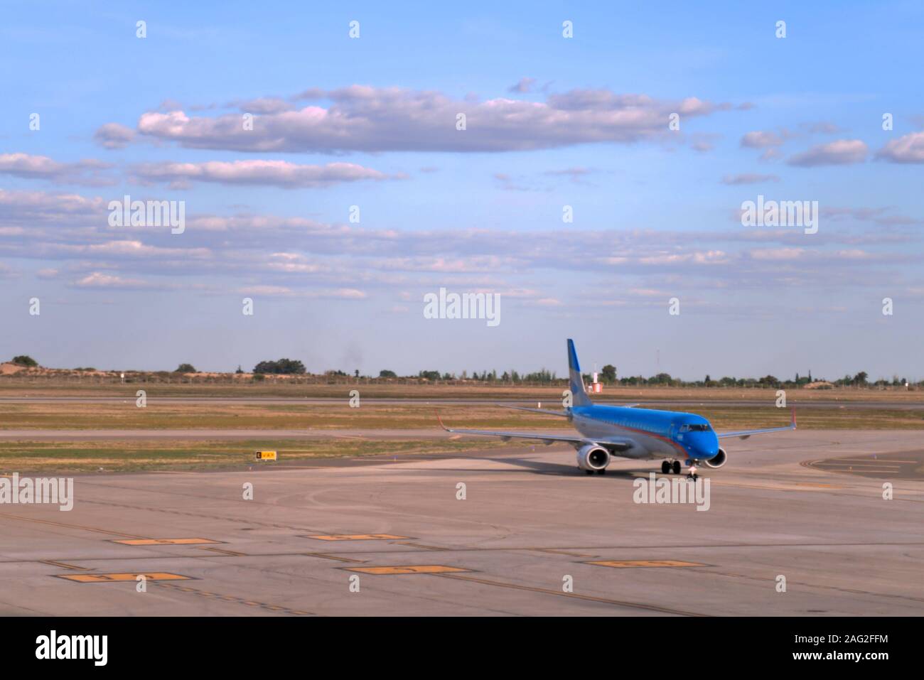 Commercial narrow body aircraft on hi-res stock photography and images ...