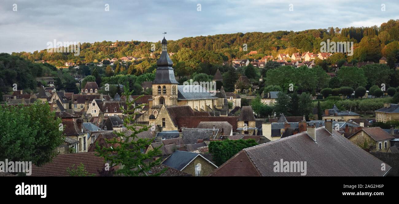 License available at MaximImages.com - Historic Medieval town of Sarlat ...