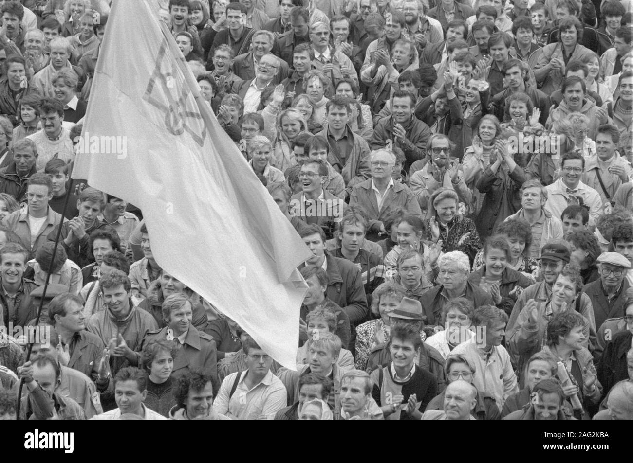 1991 in moscow hi-res stock photography and images - Alamy