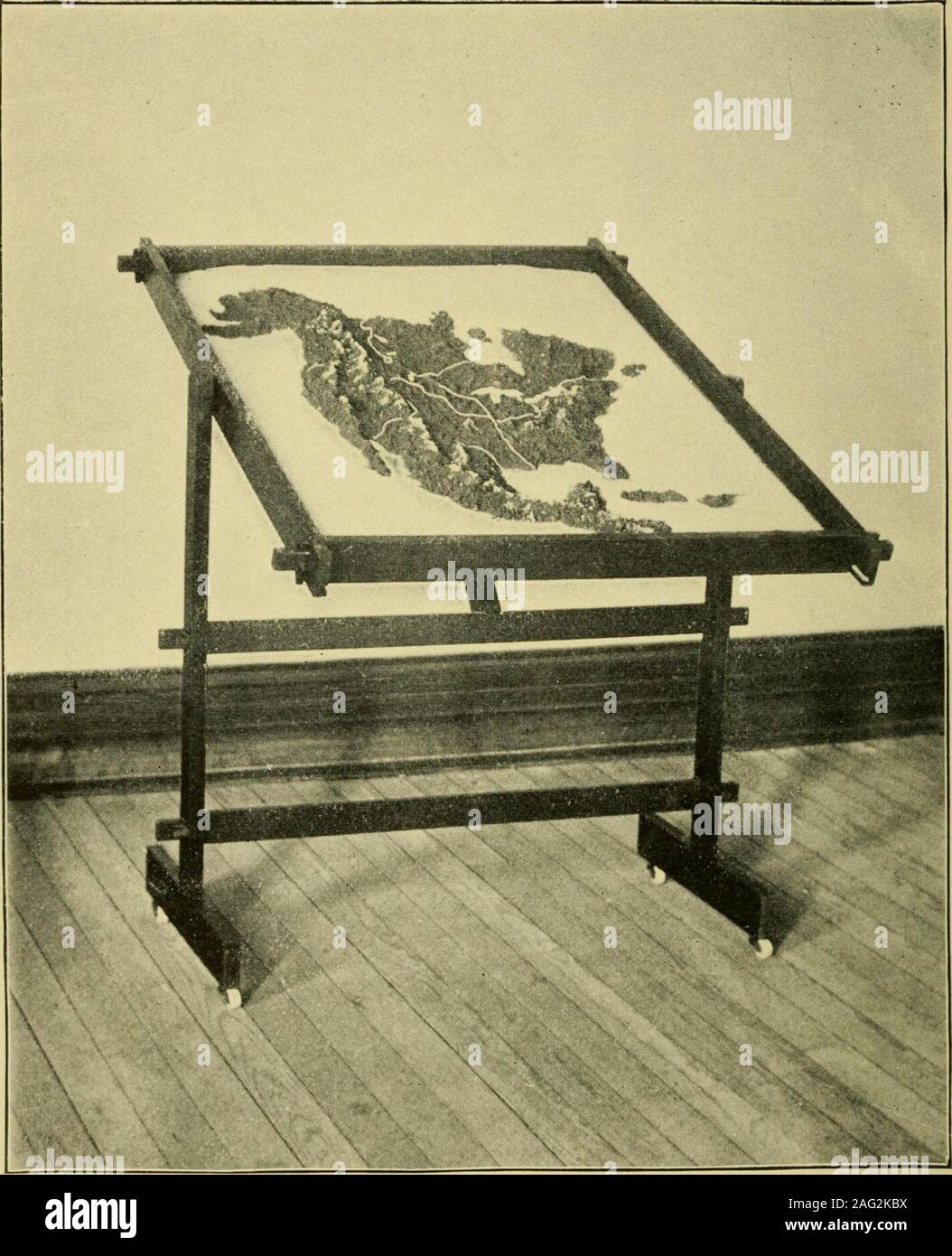 . Map modeling in geography : including the use of sand, clay putty ...