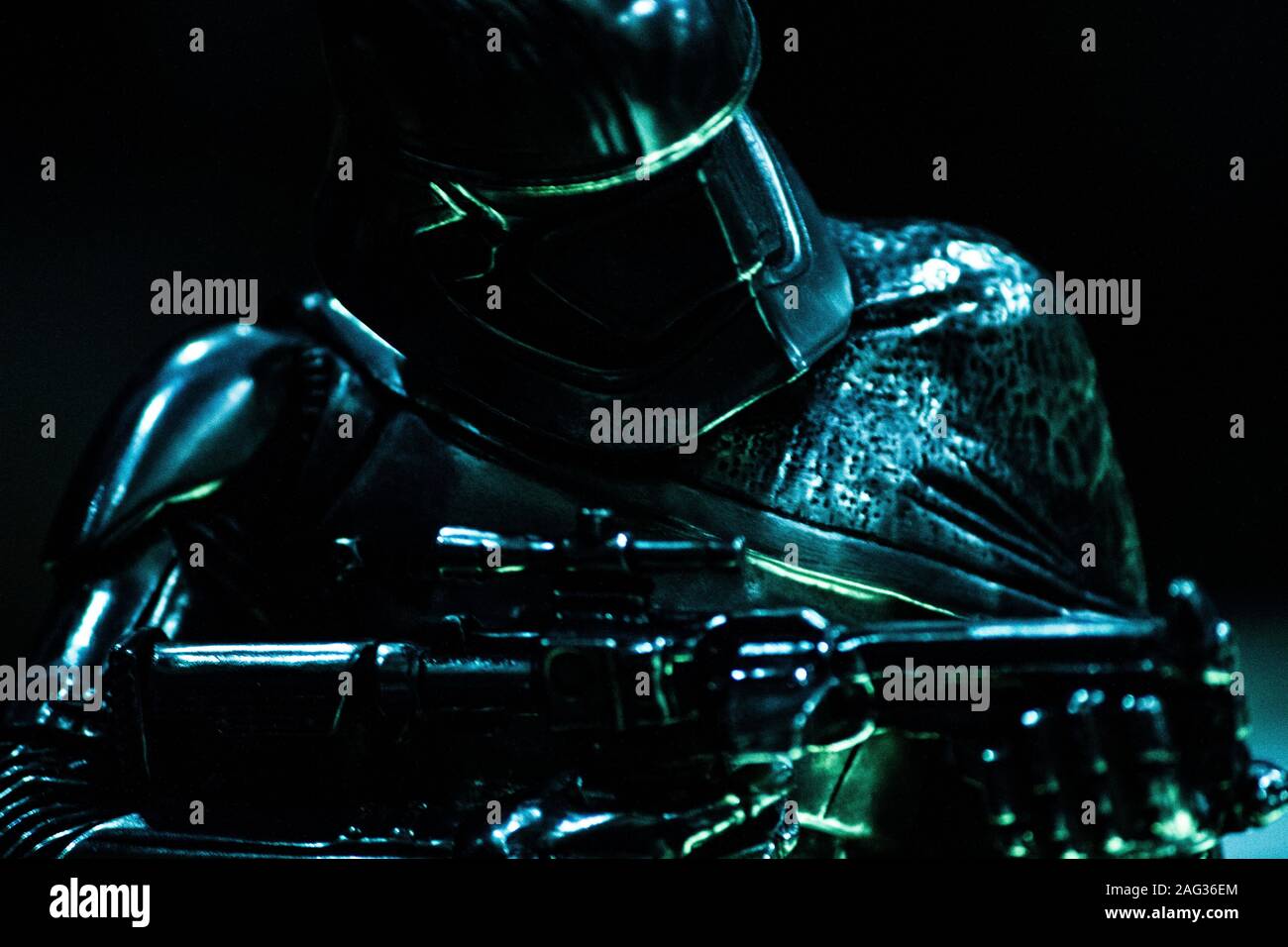 Sci fi armor hi-res stock photography and images - Alamy