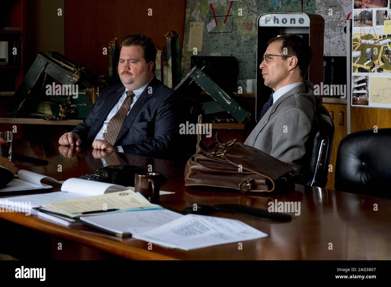 RICHARD JEWELL, from left: Paul Walter Hauser as Richard Jewell, Sam ...