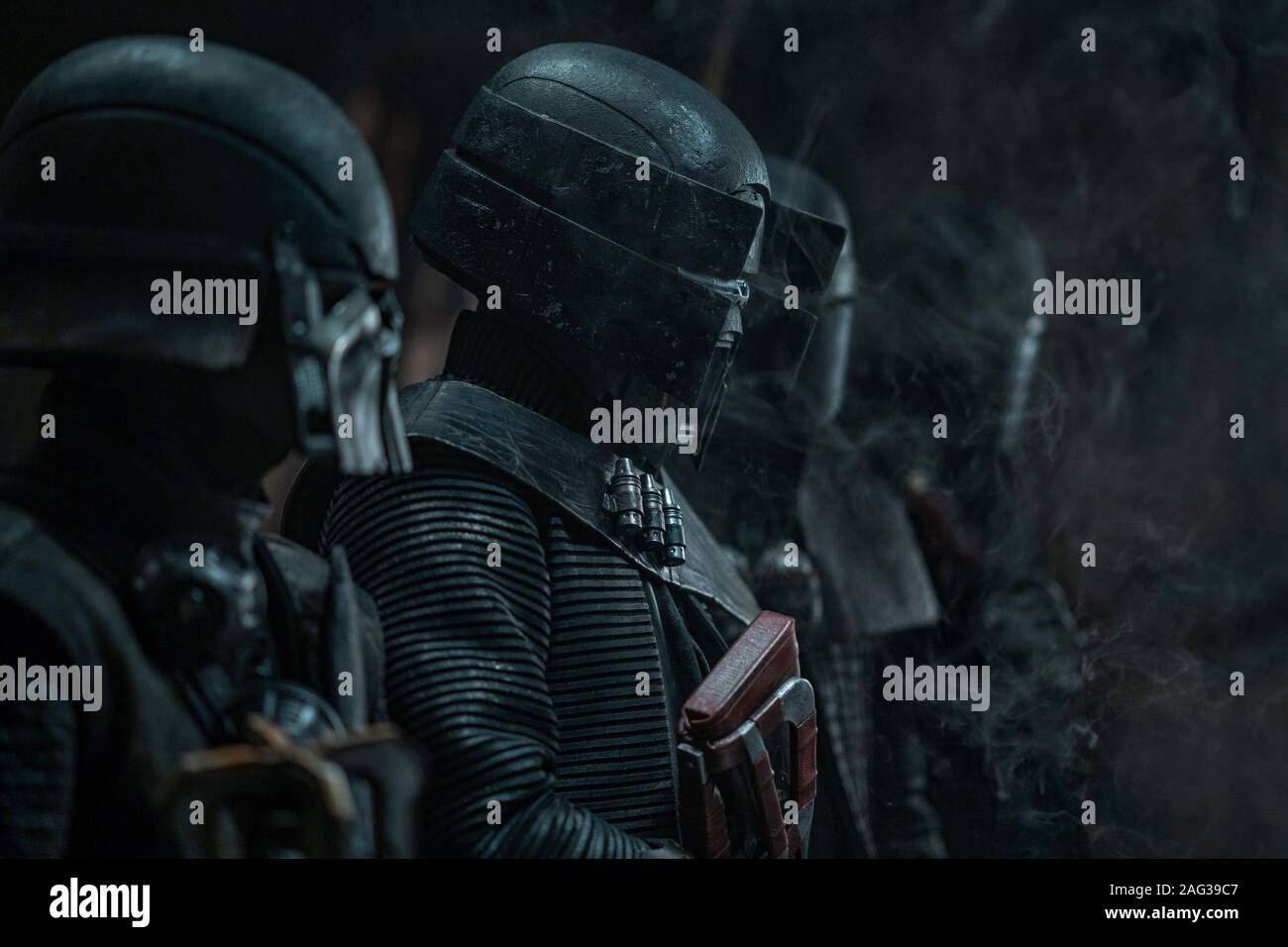 STAR WARS: THE RISE OF SKYWALKER, (aka STAR WARS: EPISODE IX), troops ...