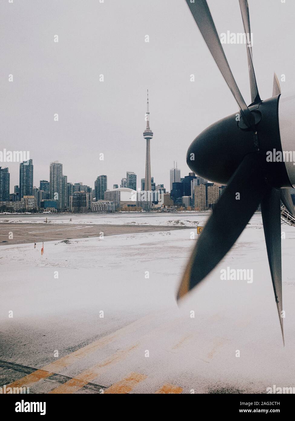 Propeller rise hi-res stock photography and images - Alamy