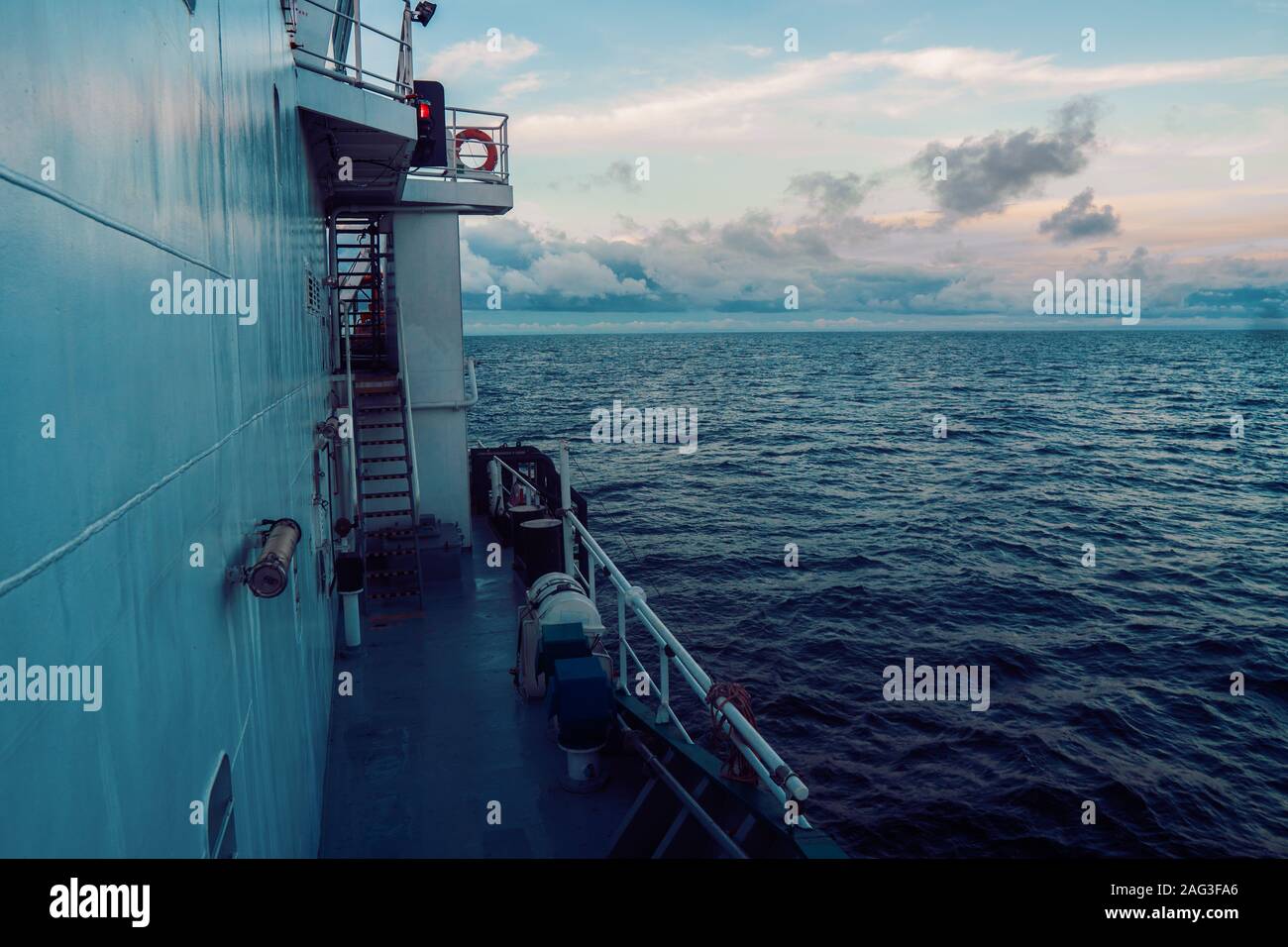 Open sea tug boat hi-res stock photography and images - Alamy