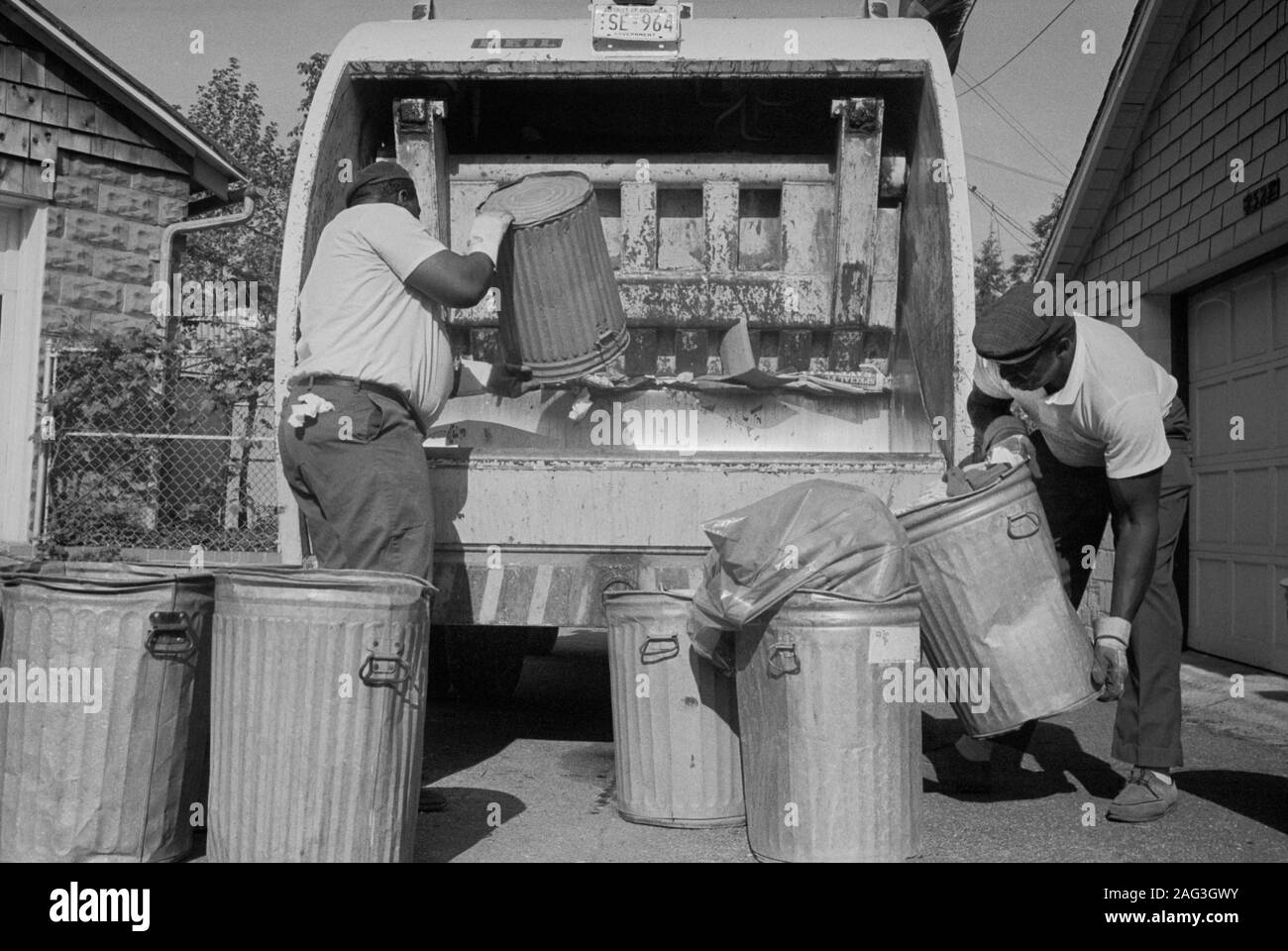 1970s garbage truck hi-res stock photography and images - Alamy