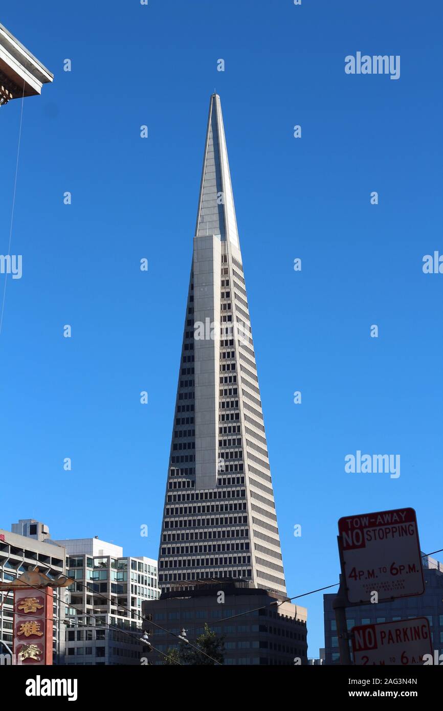 Pyramid building skyscrapers in downtown hi-res stock photography and ...