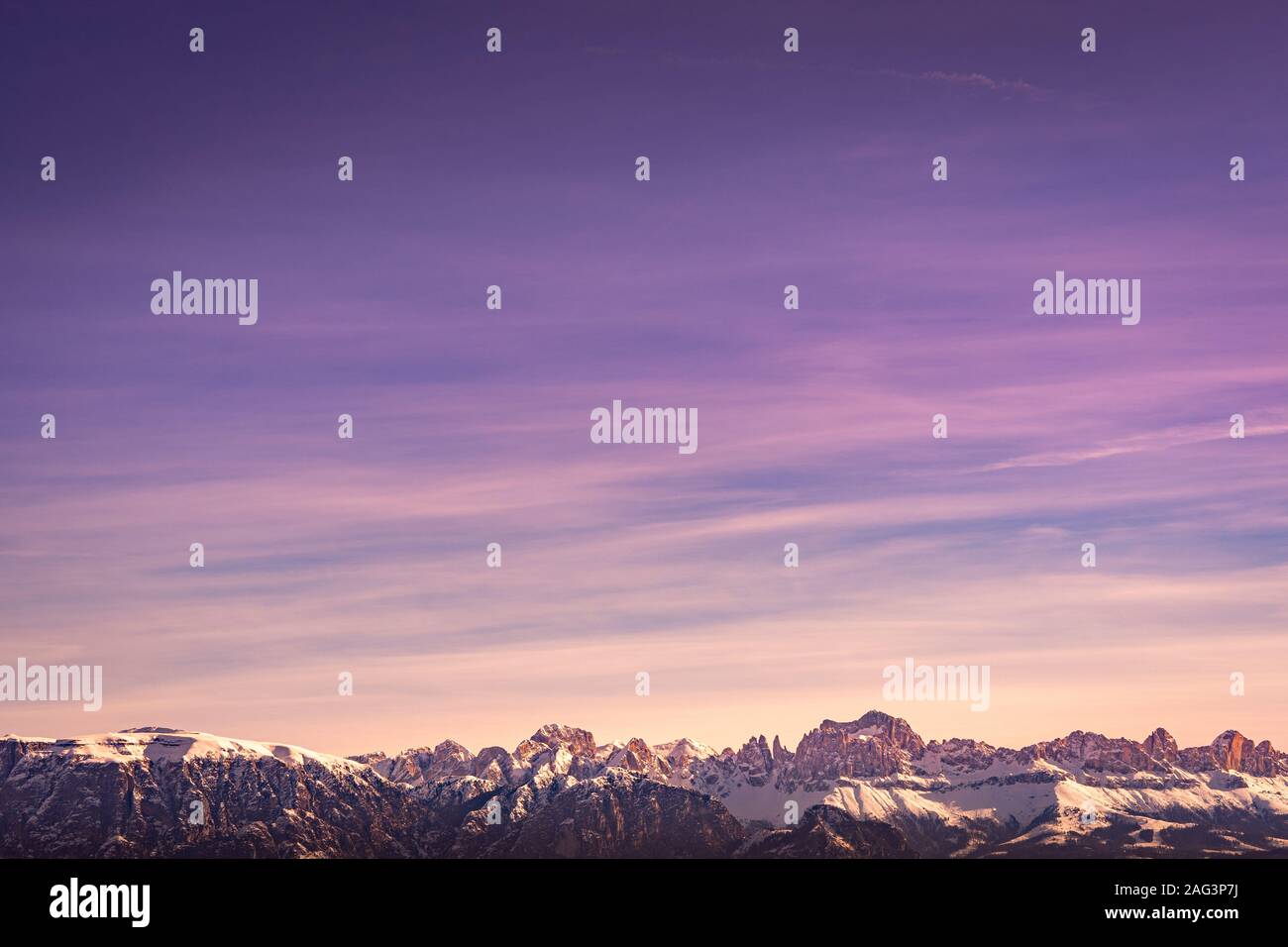 Mountain cloud sky sunset hi-res stock photography and images - Alamy