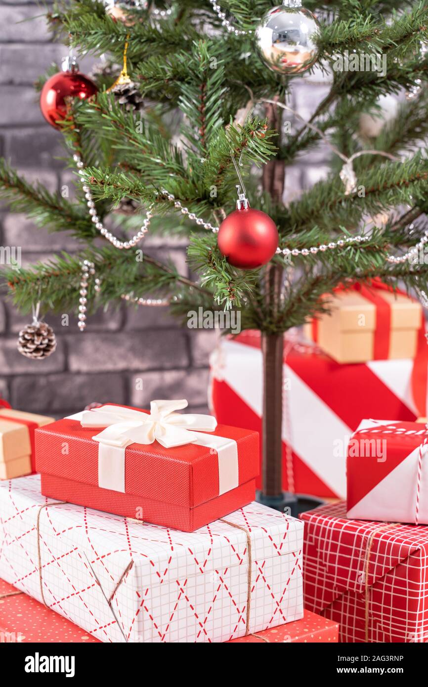 Wooden bead wrapped hi-res stock photography and images - Alamy