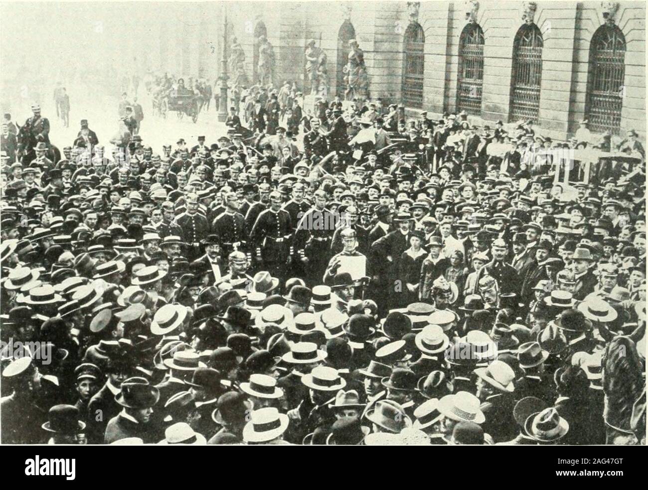Mobilization of resources hi-res stock photography and images - Alamy