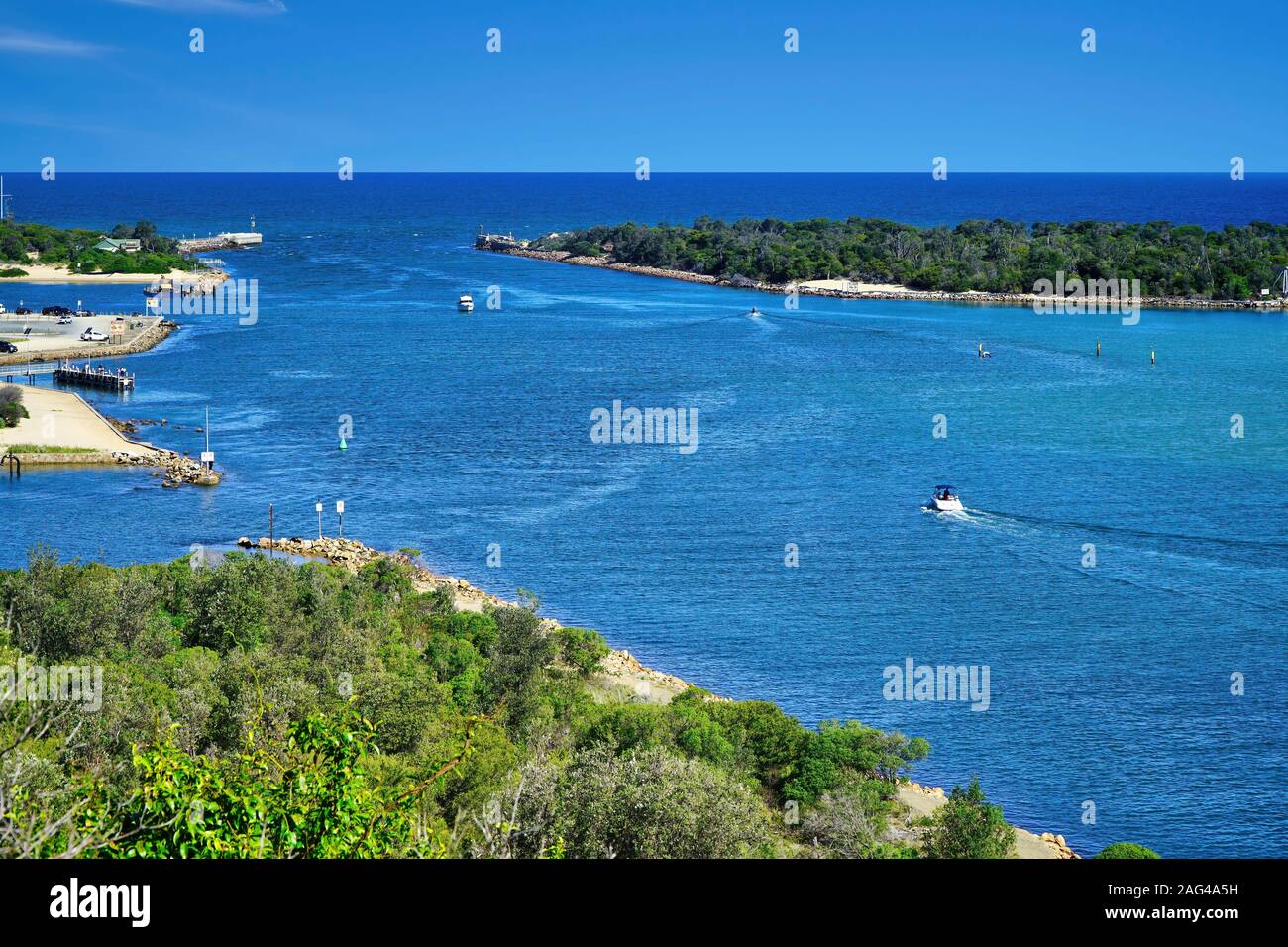 Lakes entrance eastern beach australia hi-res stock photography and ...