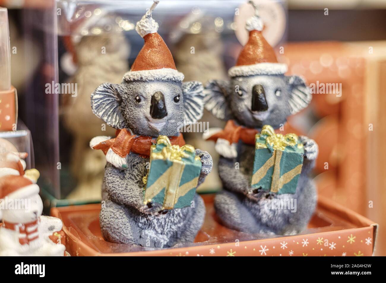 Cute bird flowers happy birthday hi-res stock photography and images ...