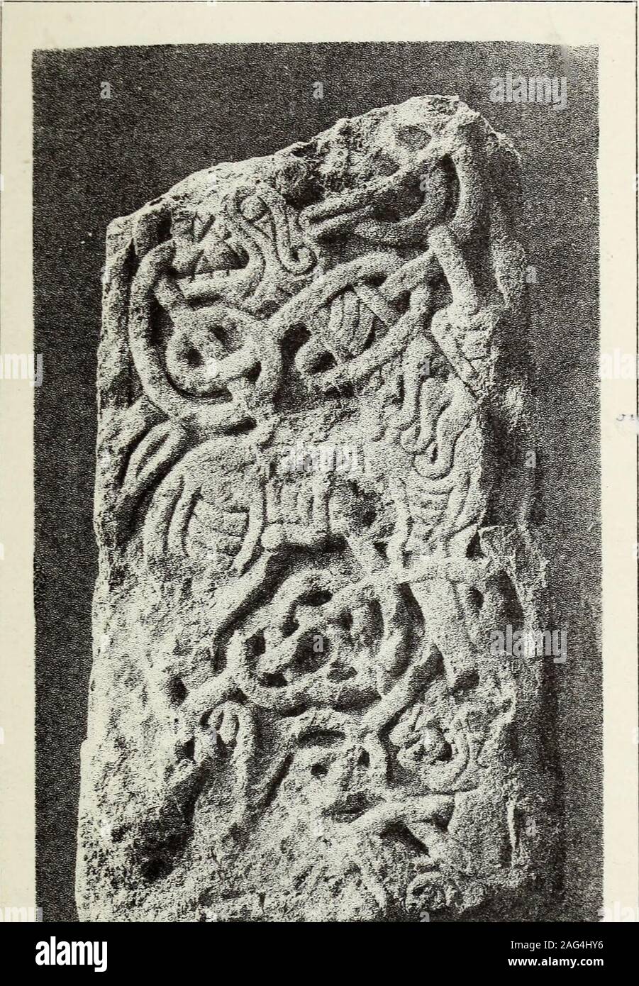 Two graceful figures hi-res stock photography and images - Alamy