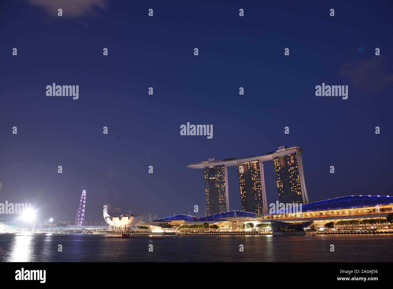 Marina Bay Sands at night Stock Photo - Alamy