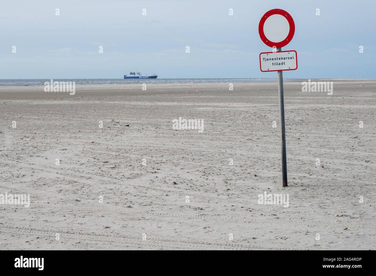 Dfds sign hi-res stock photography and images - Alamy