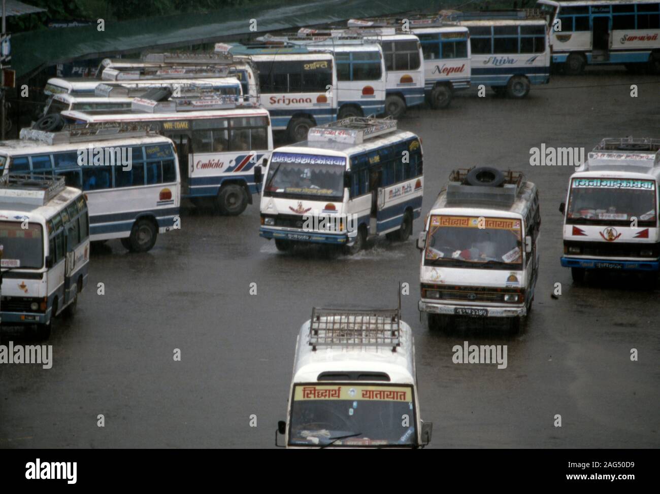 Nepali buses hi-res stock photography and images - Alamy