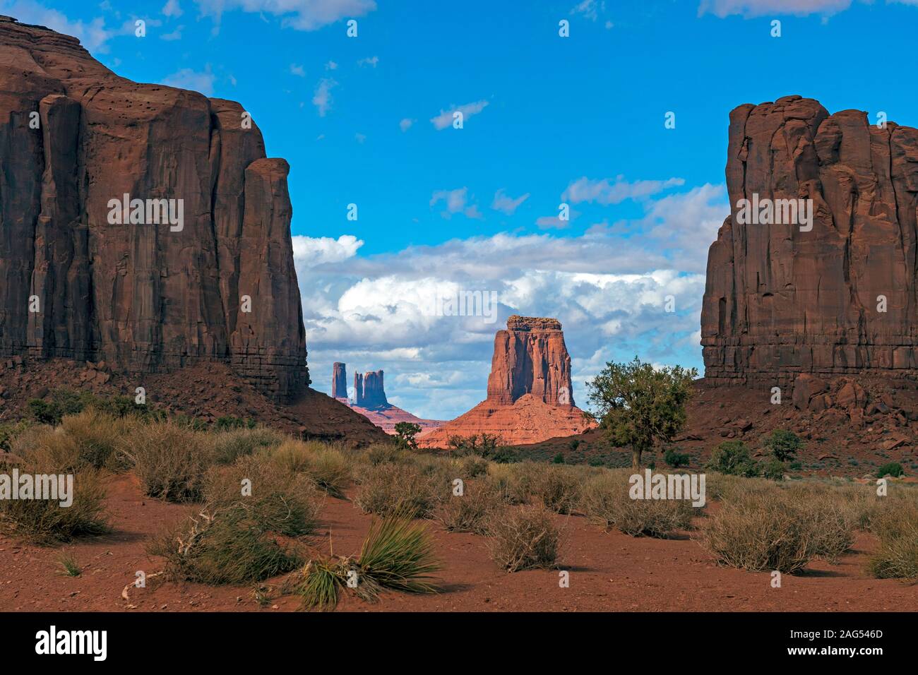 Viewing spectacular scenery hi-res stock photography and images - Alamy
