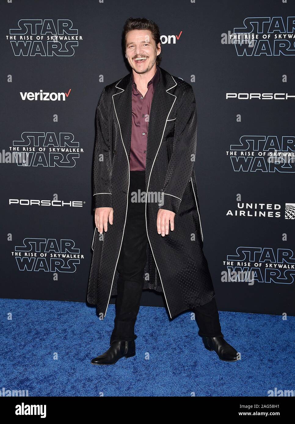 HOLLYWOOD, CA - DECEMBER 16: Pedro Pascal attends the Premiere of ...