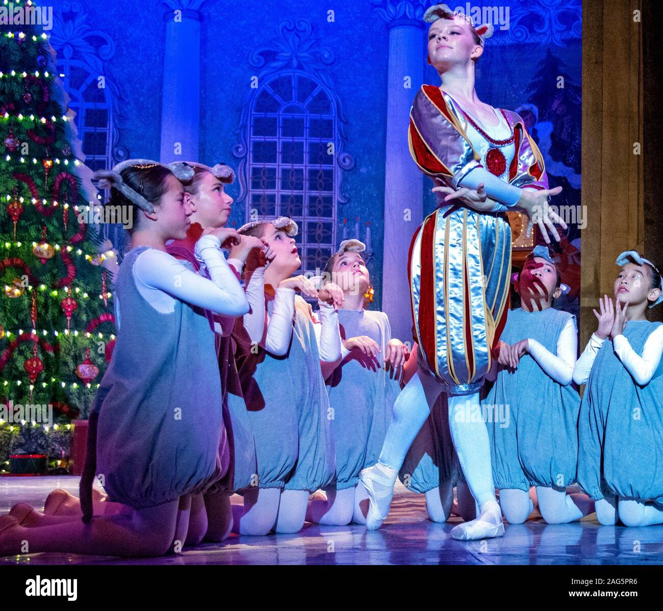 Beautiful young ballet dancers in hi-res stock photography and images ...