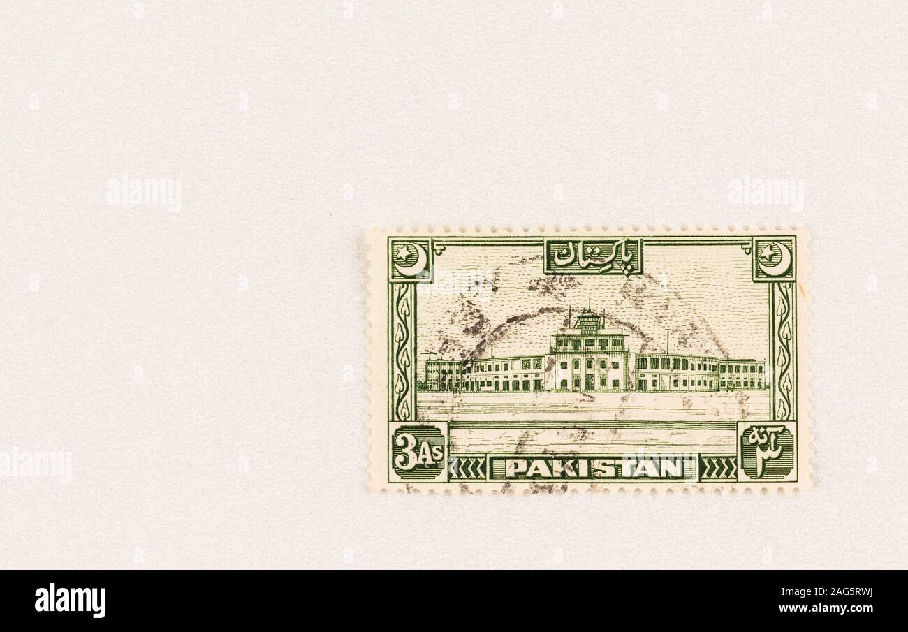 Old pakistan postage stamp hi-res stock photography and images - Alamy