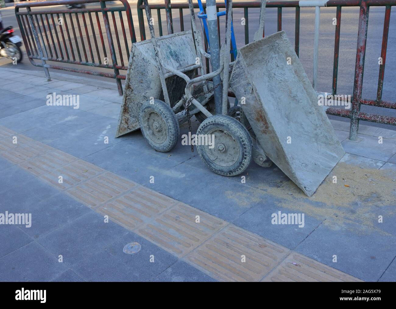 Construction site security guard hi-res stock photography and images ...