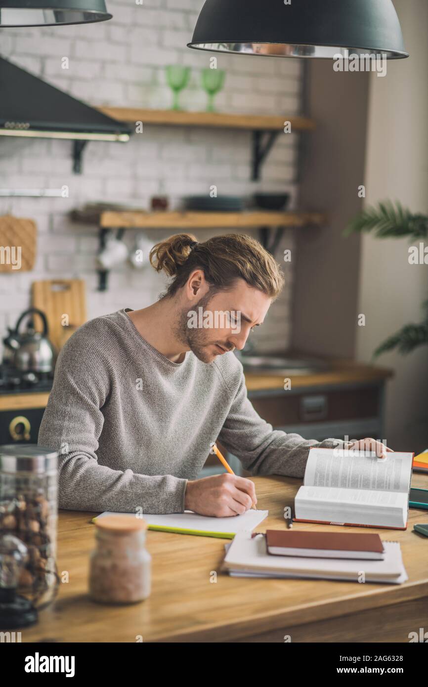 Studying languages hi-res stock photography and images - Alamy