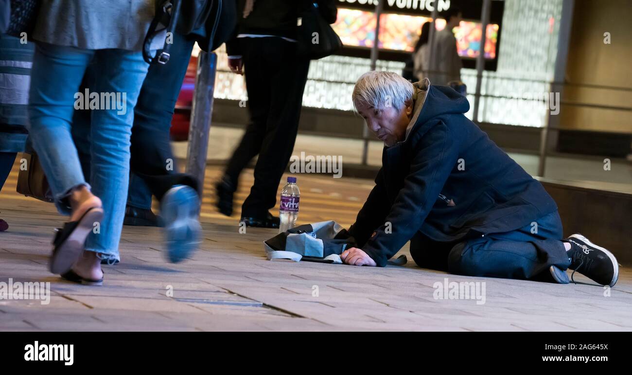 Poverty and homeless people in Hong Kong, China Stock Photo - Alamy