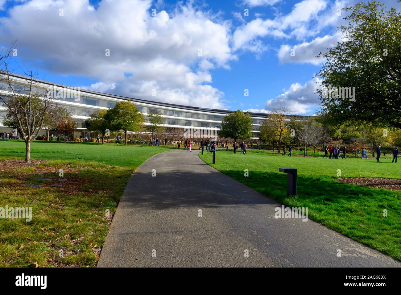 Apple headquarters offices hi-res stock photography and images - Alamy