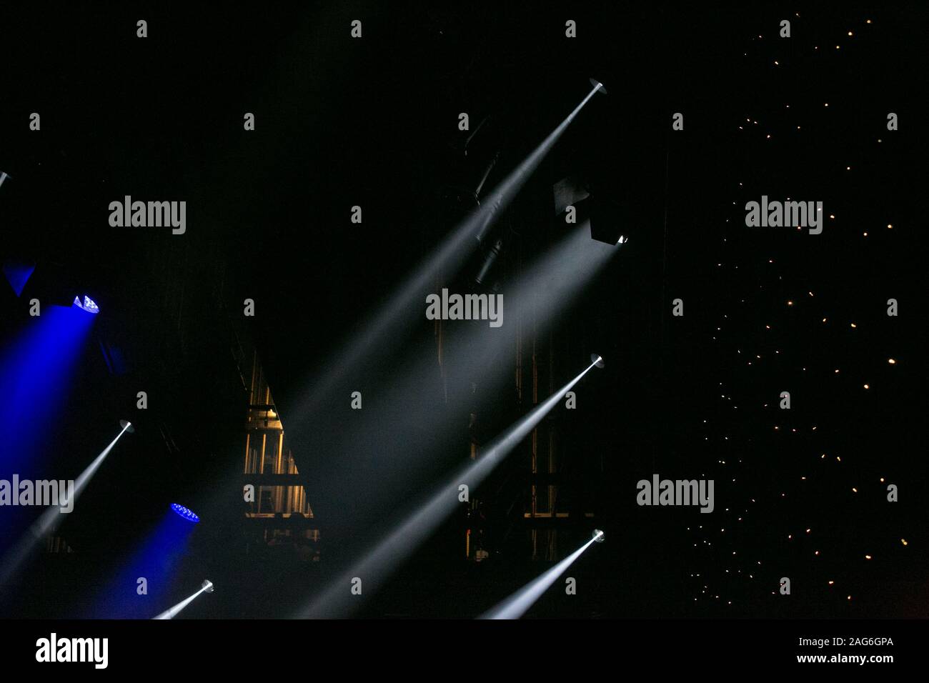 Stage lighting lights theatre hi-res stock photography and images - Alamy