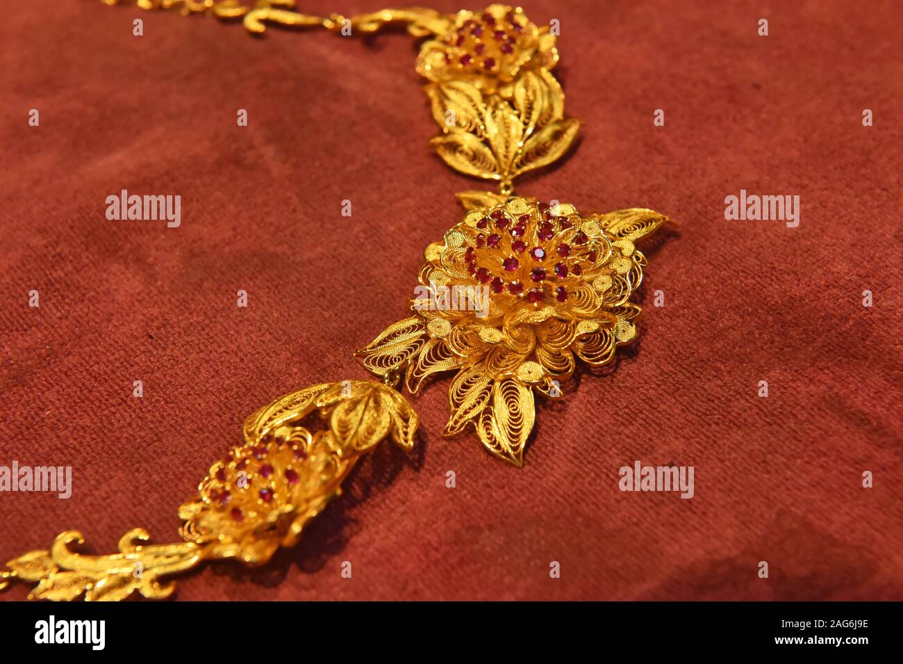 Filigree technique hi-res stock photography and images - Alamy