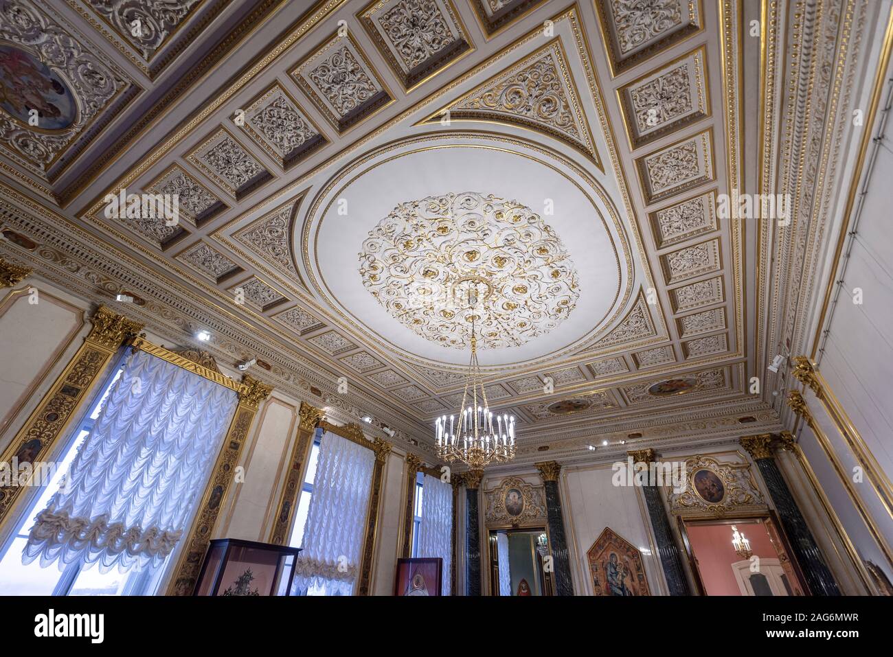 Inside interior of the Hermitage russian state museum. Amazing room ...