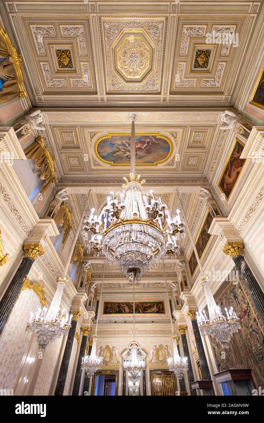 Inside interior of the Hermitage russian state museum. Amazing room ...