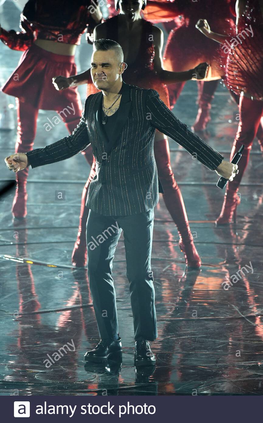 Robbie Williams High Resolution Stock Photography and Images - Alamy