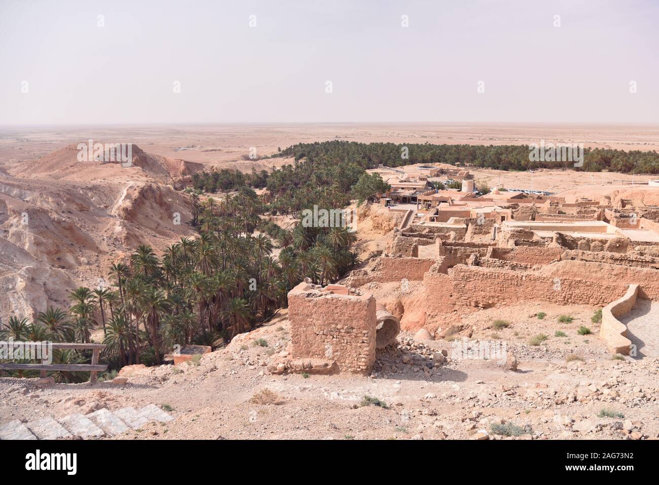 View mountain oasis chebika waterfall hi-res stock photography and ...