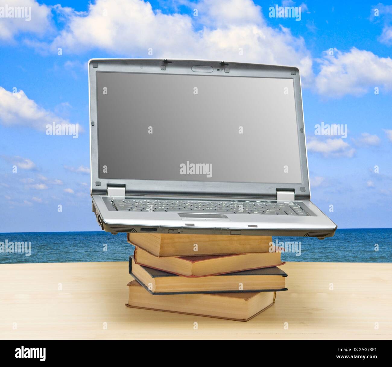 Pile of book beach hi-res stock photography and images - Alamy