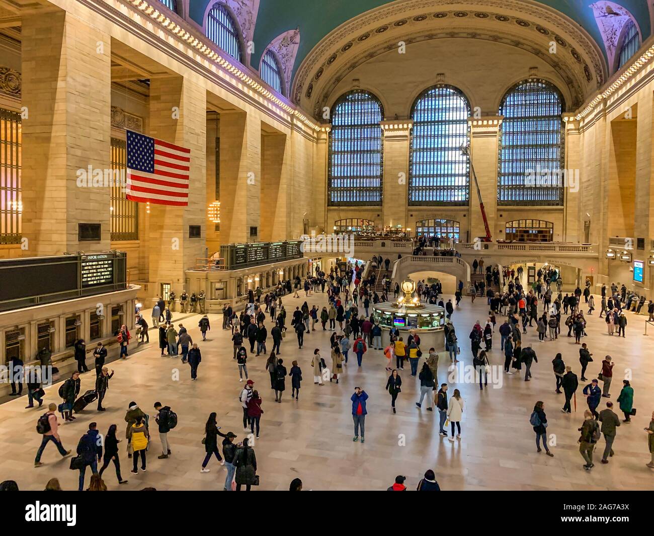 Commuter rail terminal hi-res stock photography and images - Alamy
