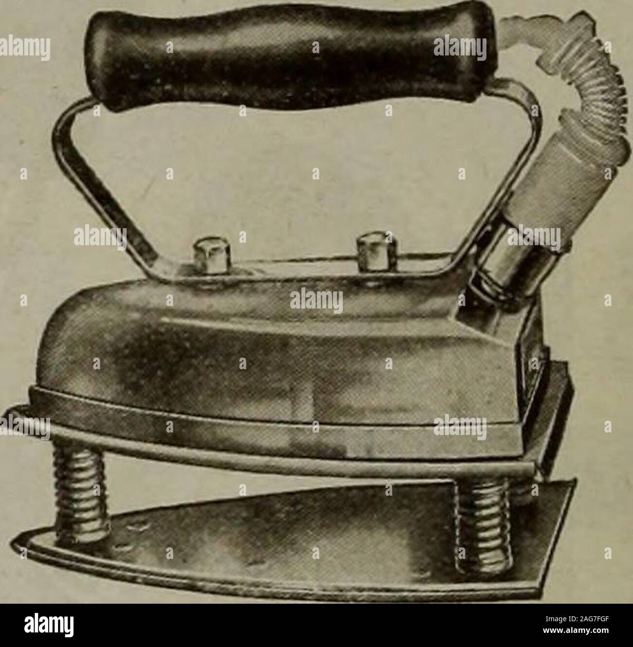 . Hardware merchandising March-June 1917. UNIVERSAL Electric Range ...
