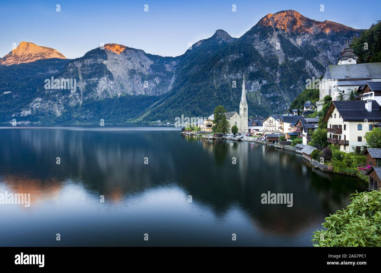 Beautiful shot of the Bad Goisern town in Austria near the lake during ...